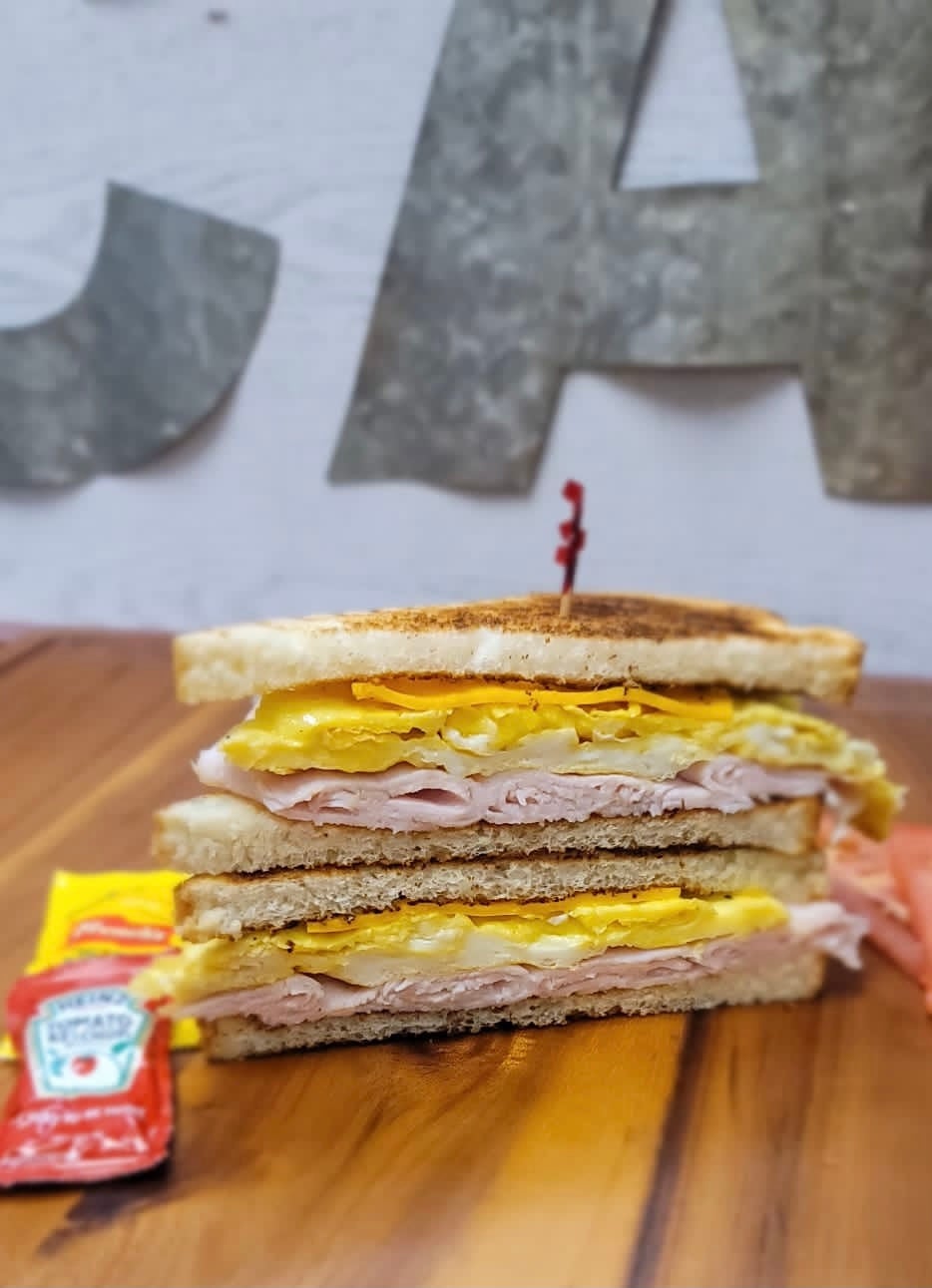 BREAKFAST SANDWICH | Roybal Cafe